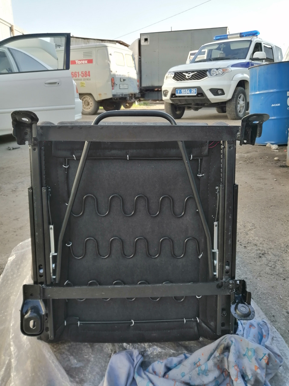 Козырьки на зеркала, кронштейн радиатора верхний — Chevrolet Aveo Sedan ...