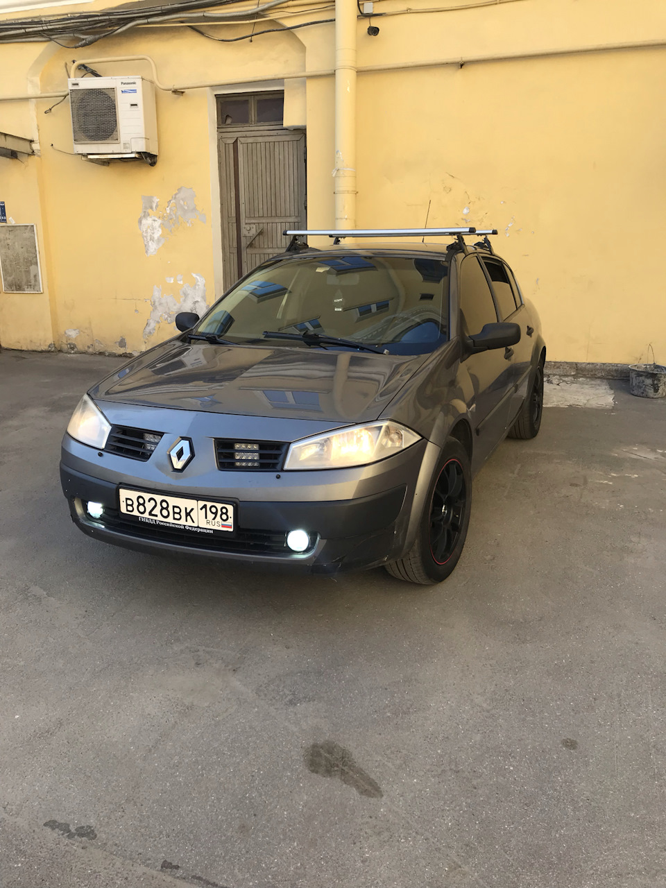 Renault Logan l 1.42006 г.в — DRIVE2