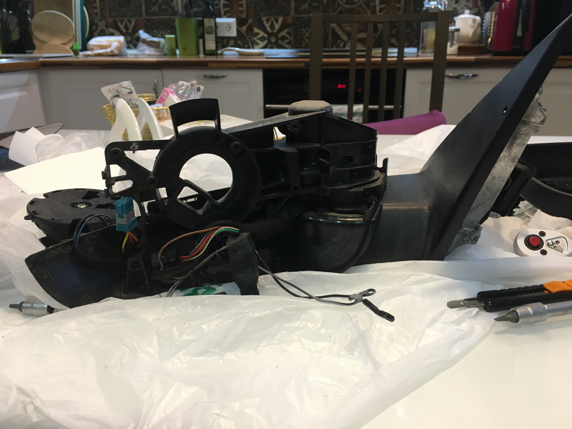 Замена датчика наружной температуры. — Volvo XC60 (1G), 2,4 л, 2012 ...