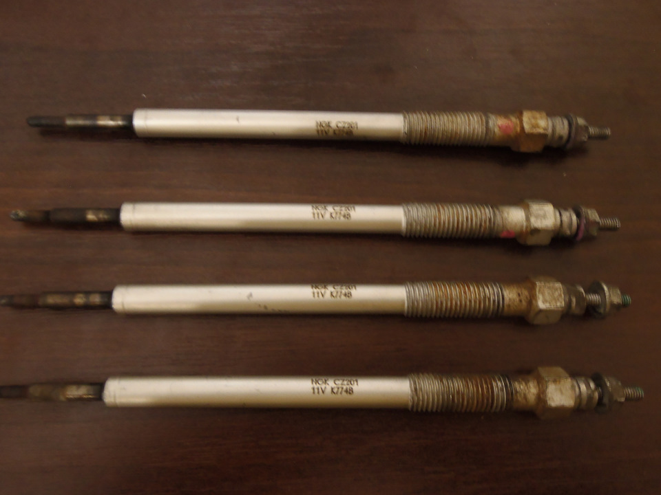 Замена свечей, регулировка клапанов — Mitsubishi L200 (4G), 2,5 л, 2007 ...