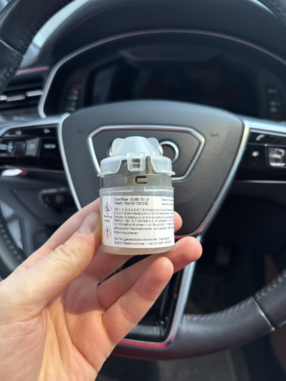 Замена картриджа ароматизации. Часть 1 — Audi A6 (C8), 2 л, 2020 года ...