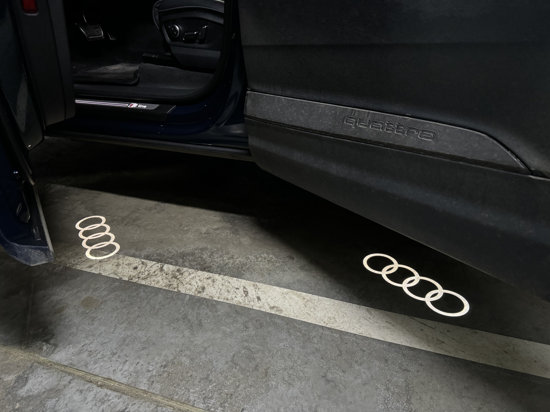 Подсветка дверей и прочие мелочи — Audi Q7 (2G), 3 л, 2019 года ...