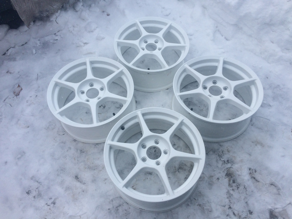 7. Buddy Club P1 Racing + Nokian Hakkapeliitta 8 — Honda Accord Euro R ...