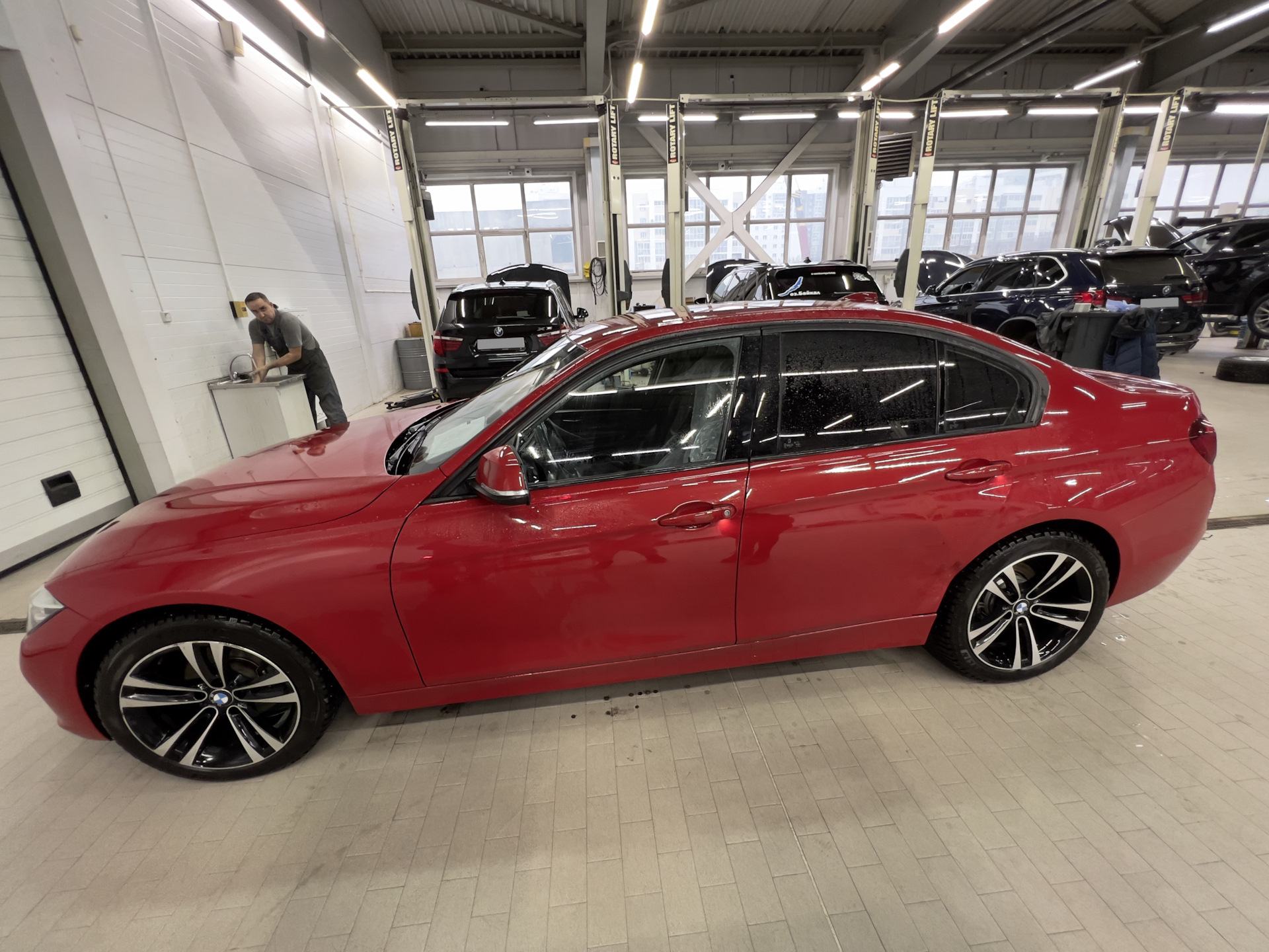 Запчасти пришли, загнал к дилеру на кузовной ремонт — BMW 3 series (F30 ...