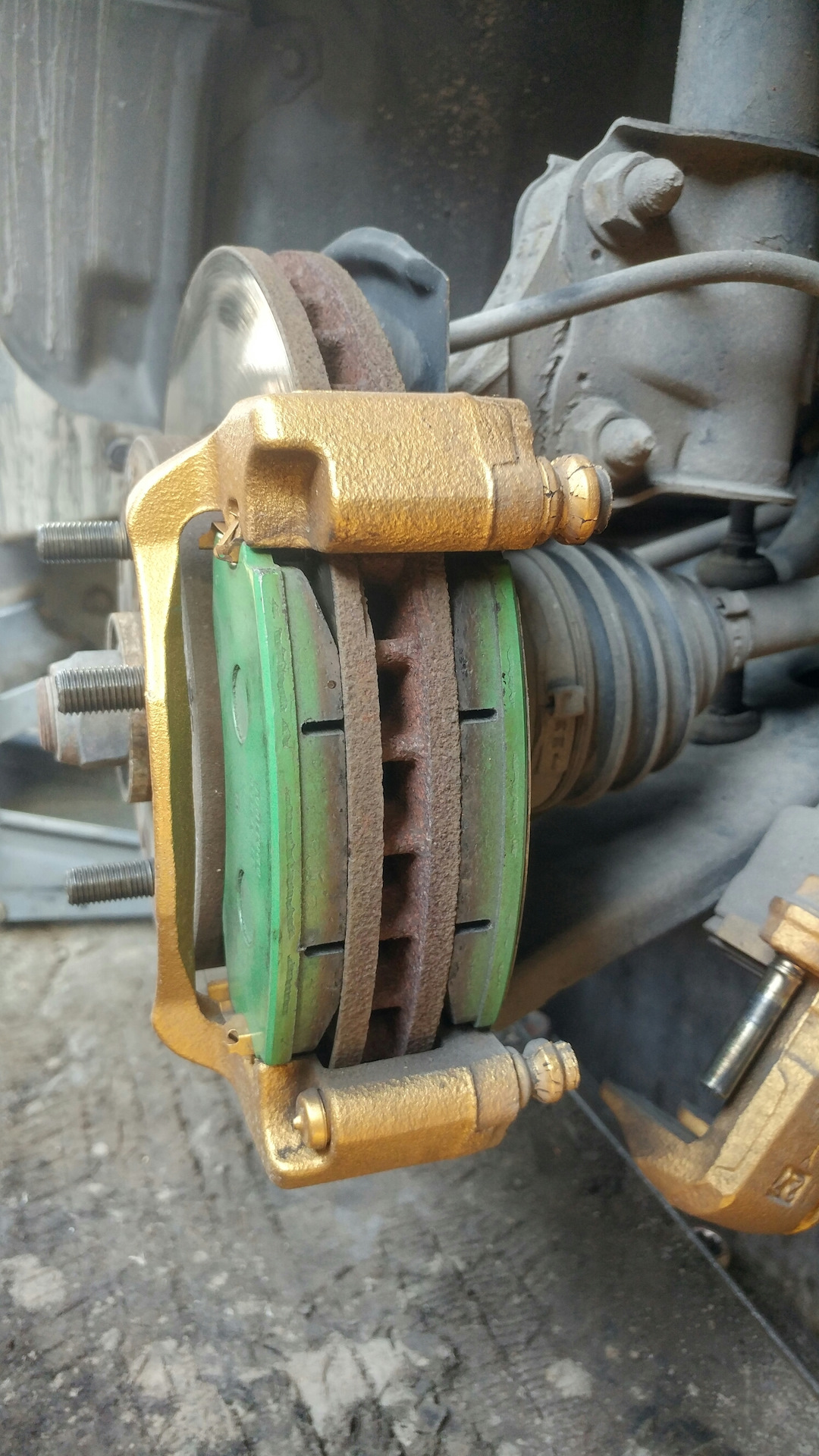 Тормоза — Mitsubishi Cedia, 1,8 л, 2001 года | расходники | DRIVE2