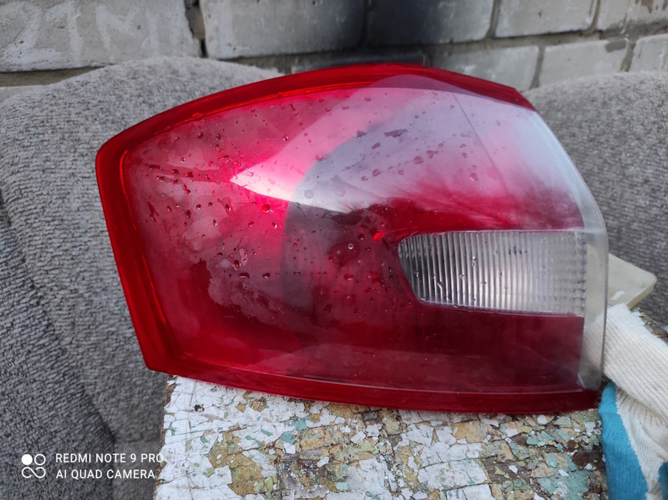 Почему потеют задние плафоны — Ford Kuga (1G), 2 л, 2011 года | своими ...