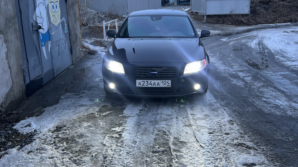 Монохромная пленка для фар, замена свечей, насадки глушителя — Volvo ...