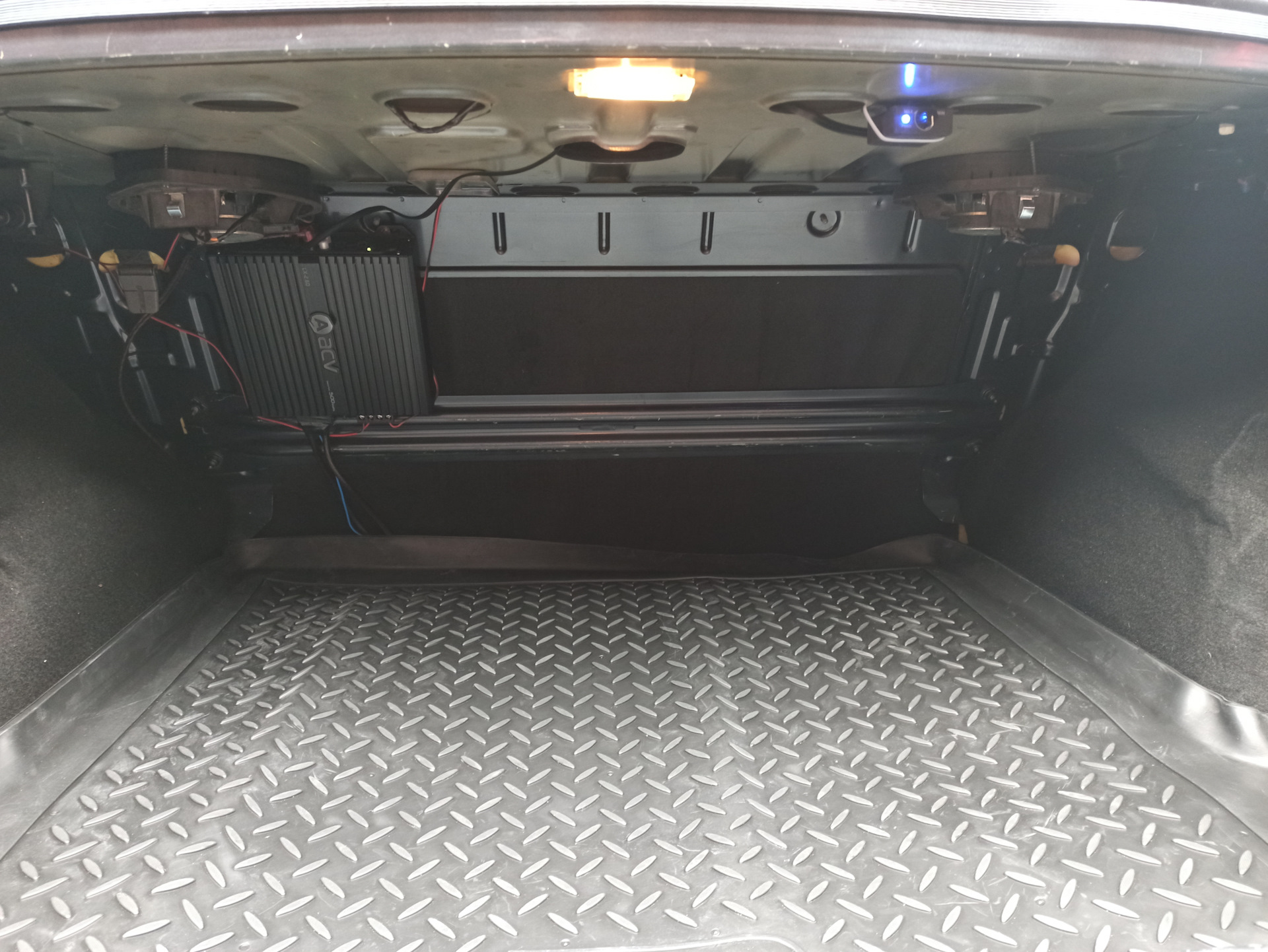 Установка усилителя ACV LX-2.60 и задних колонок. — Renault Logan (1G), 1,6 л, 2007 года ...