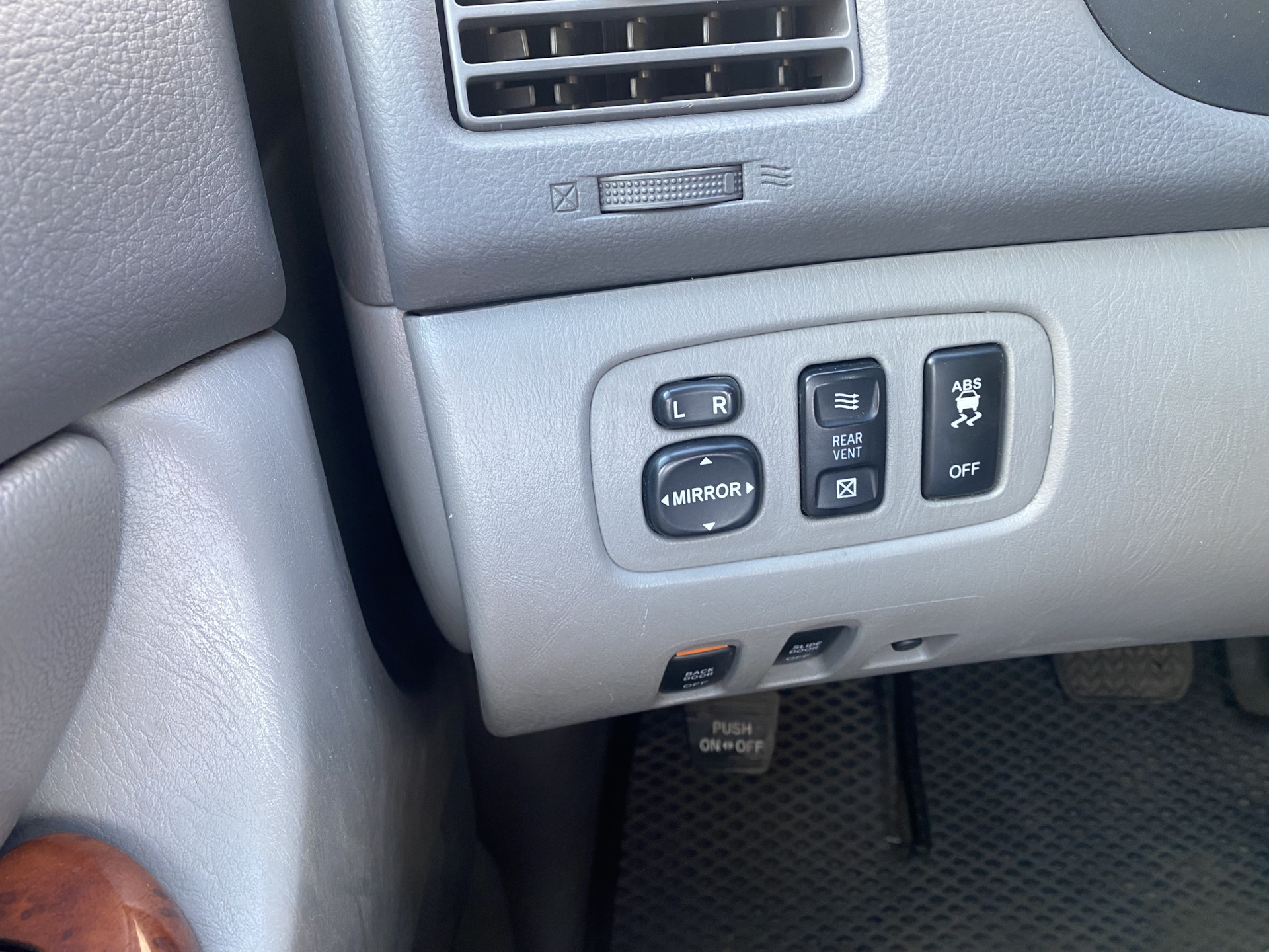 Установка кнопки отключения VSC ABC. — Toyota Sienna (2G), 3,3 л, 2004 ...