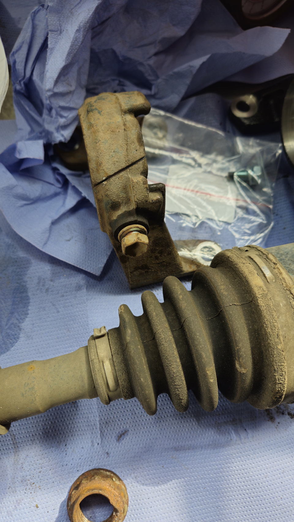 Замена Сальника правого привода — Toyota Camry (XV40), 2,4 л, 2009 года ...