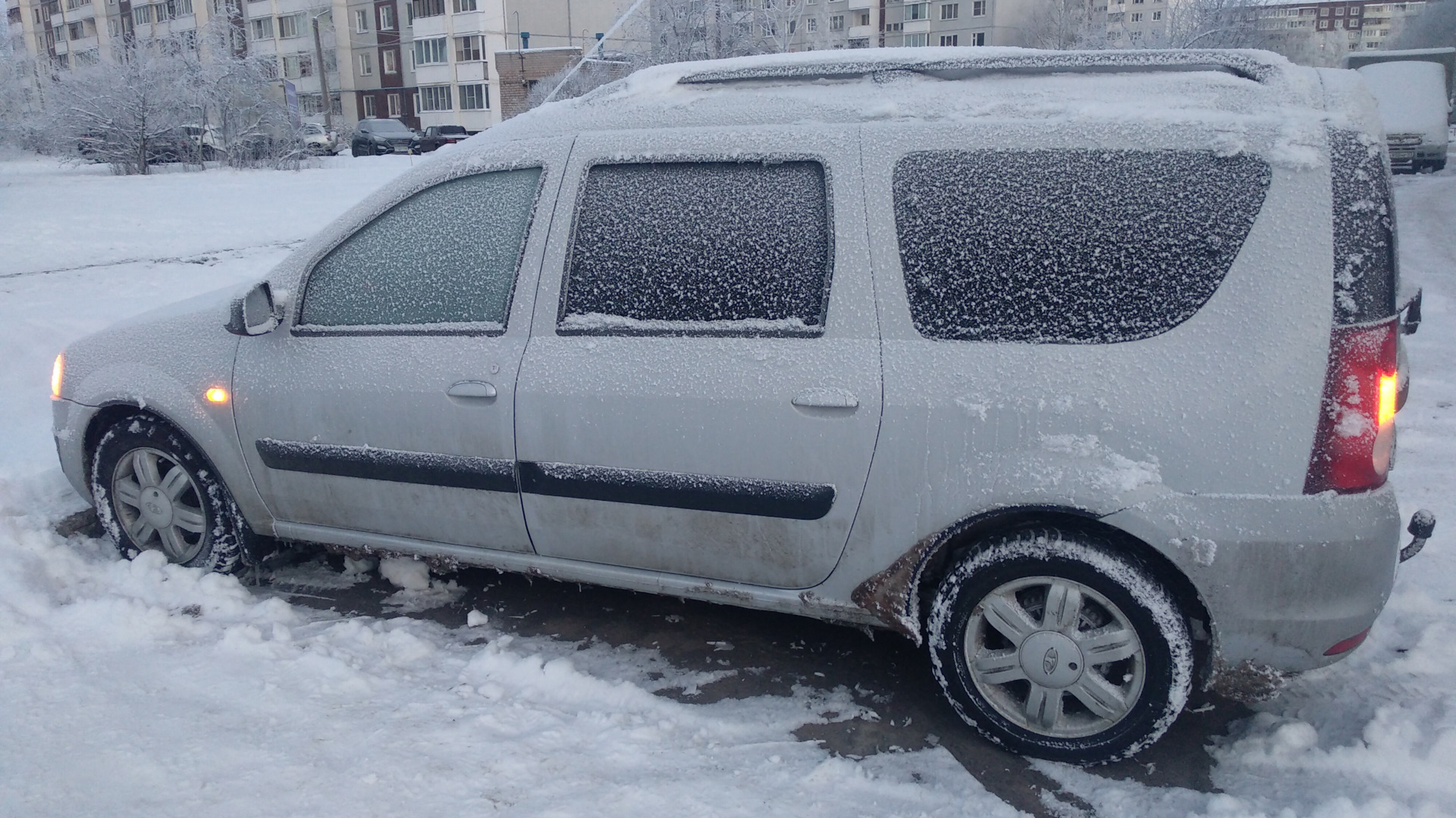 Lada Ларгус 1.6 бензиновый 2014 | 16V K4M 7 мест 2014 на DRIVE2