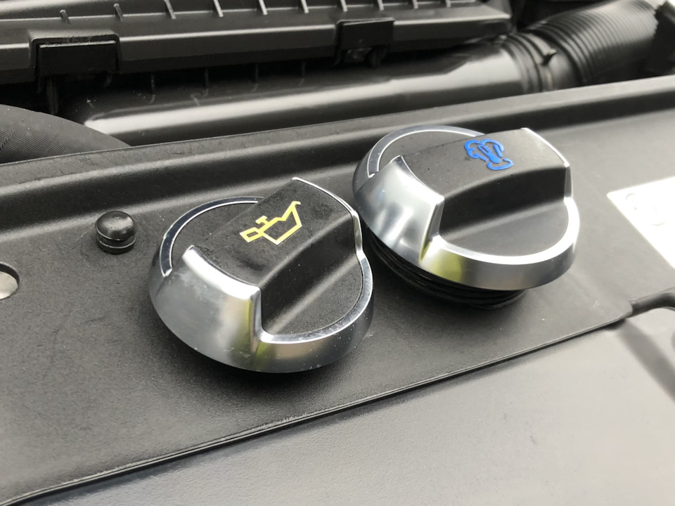 Крышки Porsche. — Volkswagen Jetta VI, 1,4 л, 2015 года | аксессуары ...