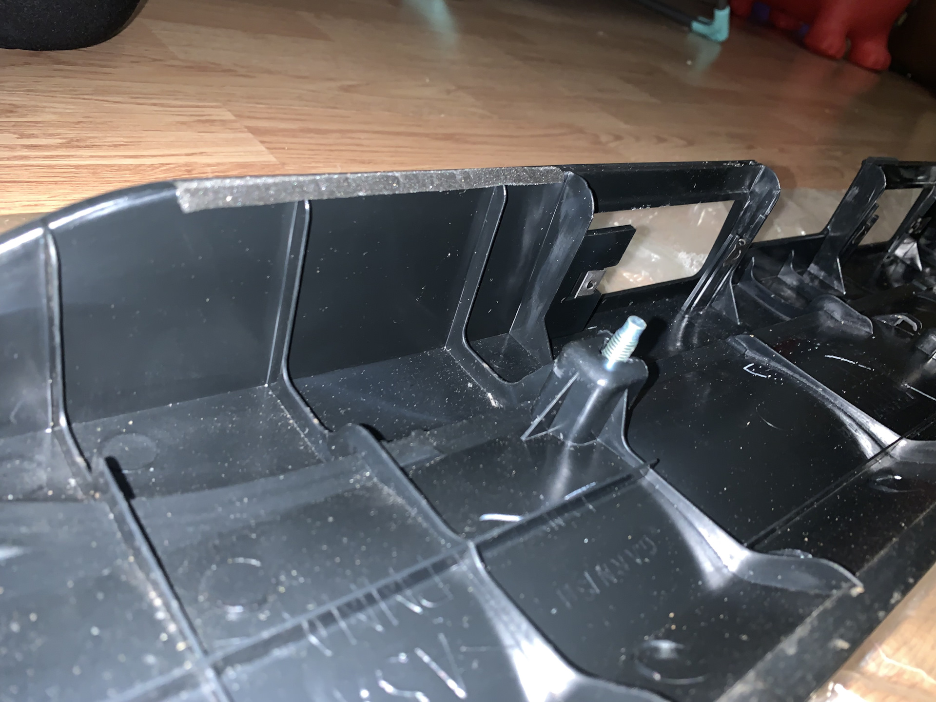 Оригинал накладка 5-й двери. 5817A092 MR157102 — Mitsubishi Pajero ...