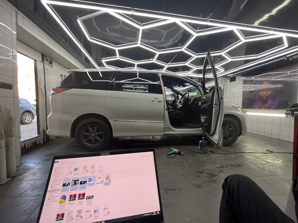 Атермалка — лоб и передние стекла — Toyota Estima (III), 2,4 л, 2018 ...