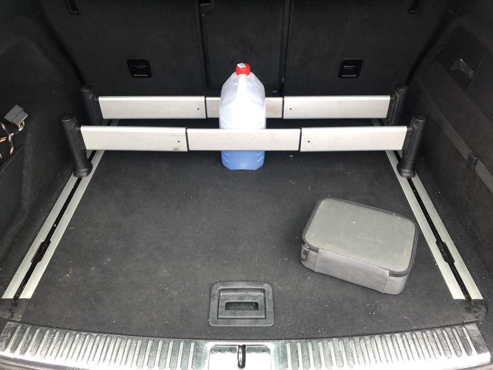 Система фиксации груза (багажа) — Volkswagen Touareg (2G), 3 л, 2012 ...