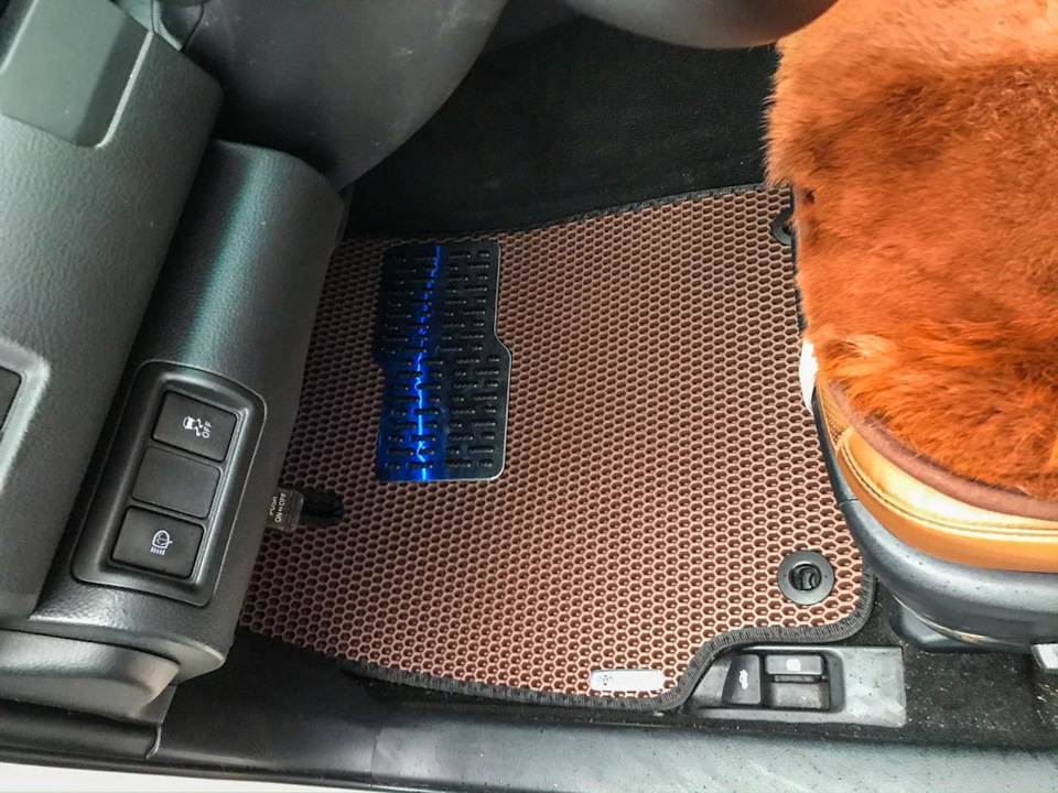 Коврики, которые полностью меняют салон — Duffcar.ru на DRIVE2