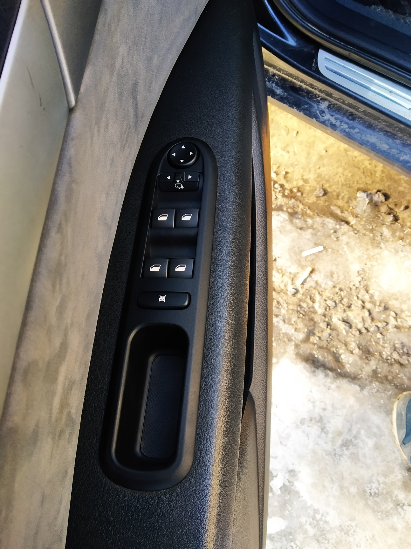Замена водительского блока стеклоподъёмника — Peugeot 407, 2 л, 2008 ...