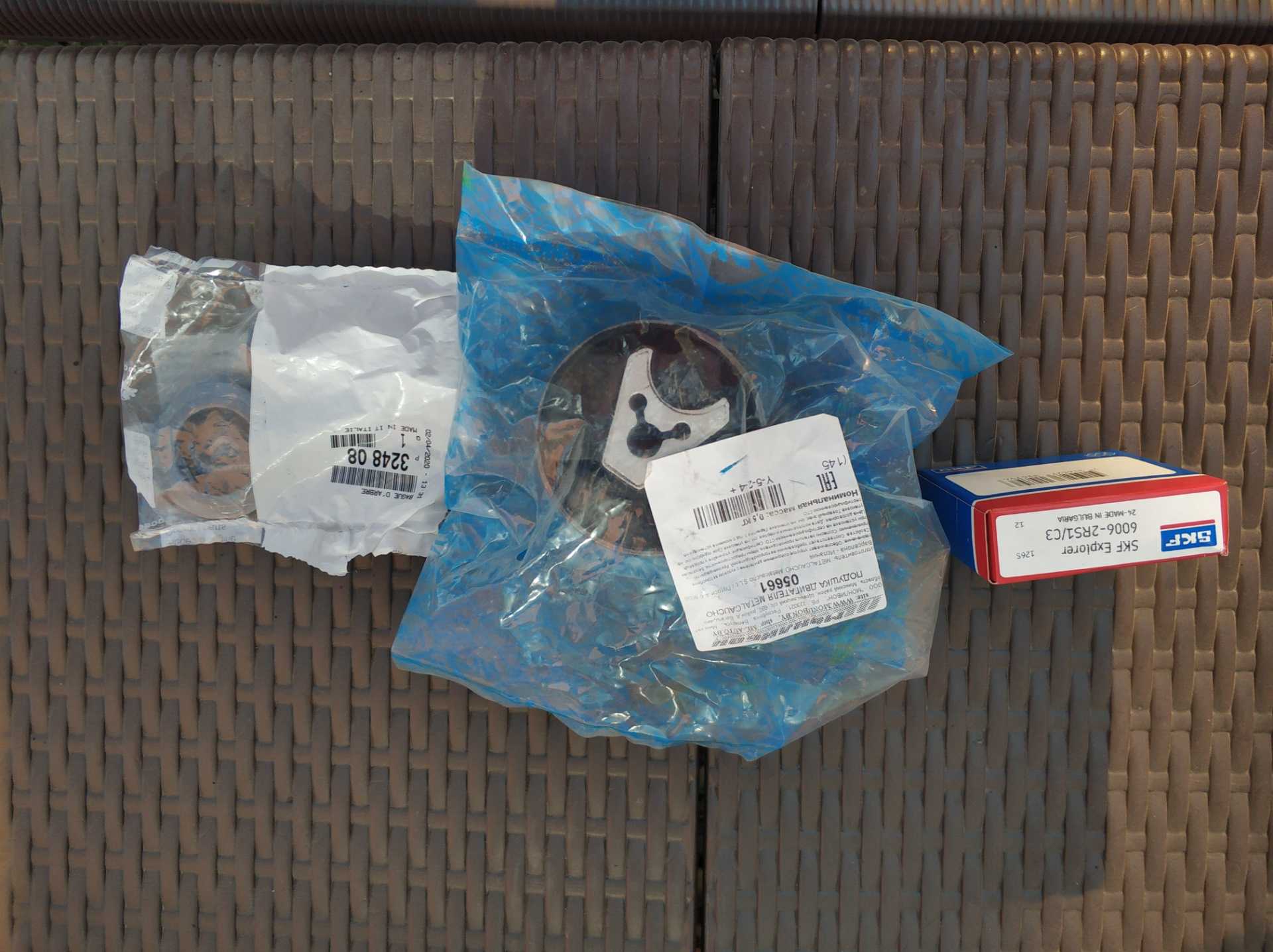 Замена сайлентблока задней опоры и подшипника. — Peugeot 408 (1G), 1,6 ...