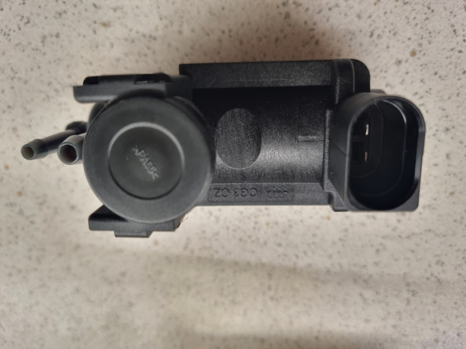 Замена клапана контура ОЖ головки блока цилиндров — Volkswagen Touareg ...