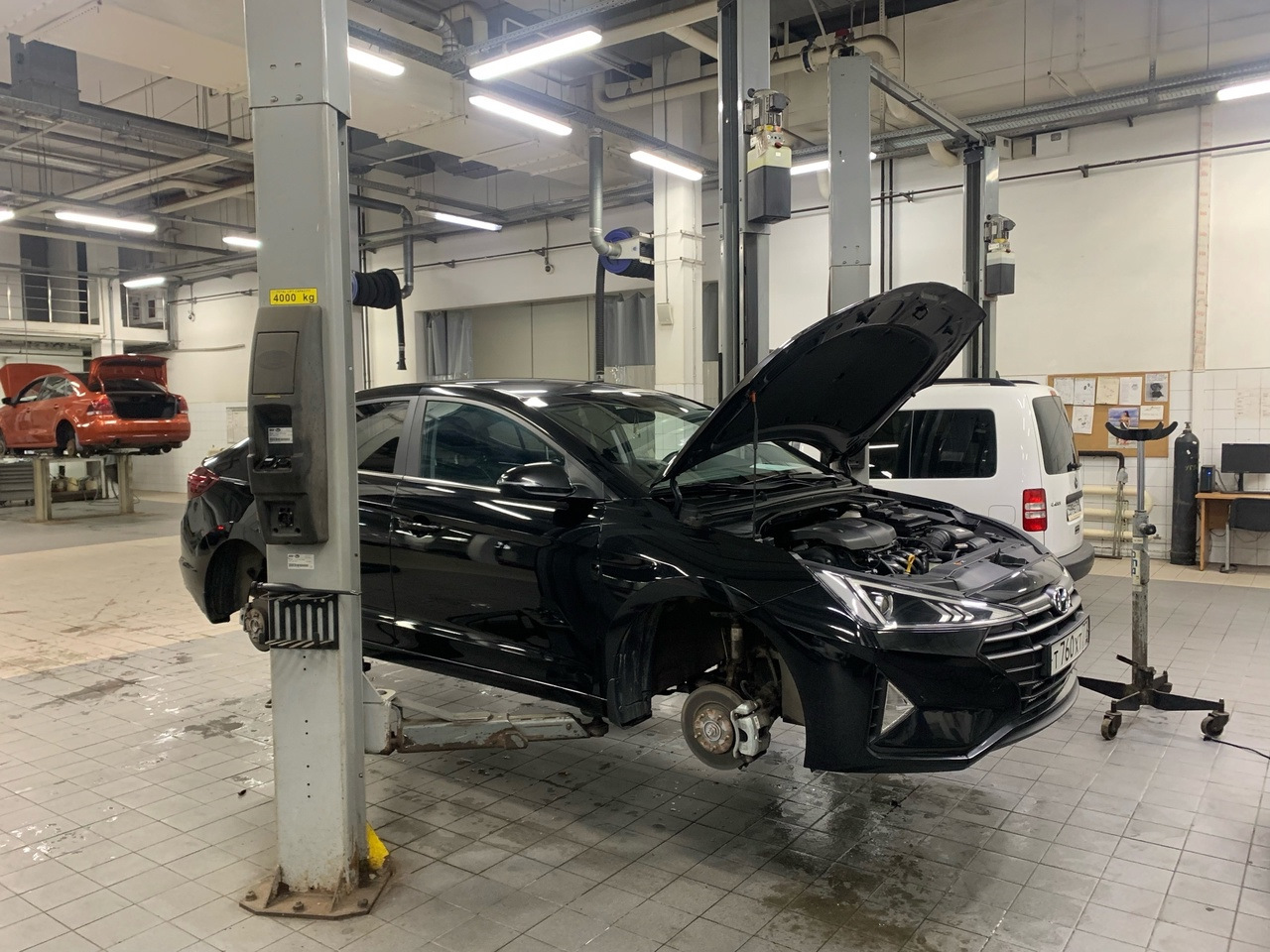 ТО-5, шиномонтаж, полировка задних крыльев — Hyundai Elantra (6G), 1,6 ...