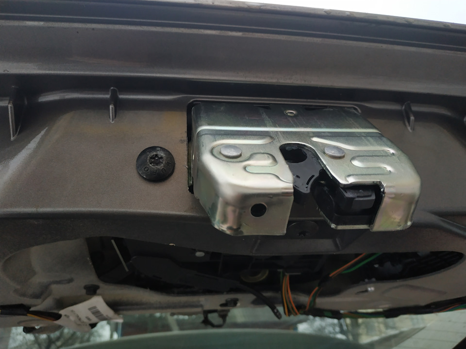 Очередное ТО, замена замка багажника и прочие мелочи — Volvo XC70 III ...