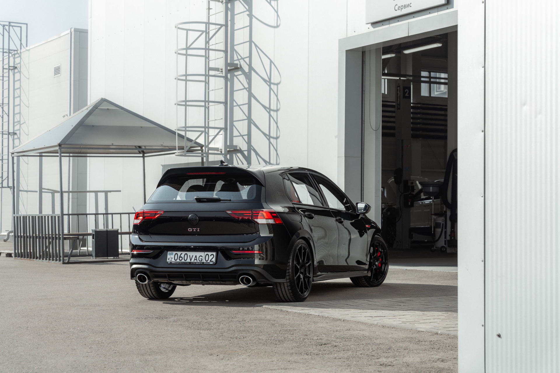 REVO R19 RF019 — Volkswagen Golf GTI Mk8, 2 л, 2022 года | колёсные ...