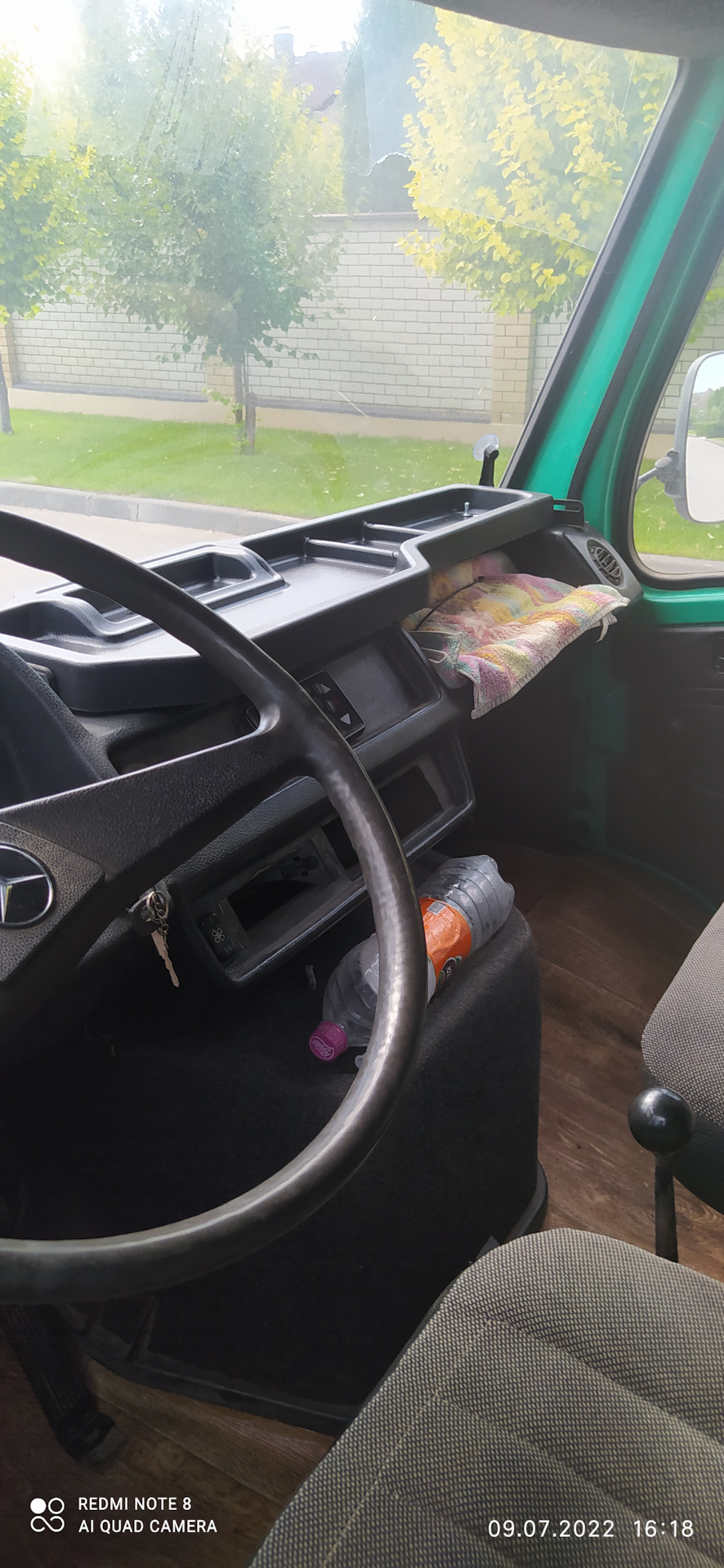Полка камаз на панель Мерс Т1 — Mercedes-Benz T1, 2,3 л, 1988 года ...