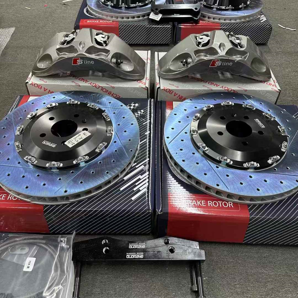 Тормоза Brembo 18z Akebono 8n 9n на Audi A6 C8 Audi A4 B8 Audi