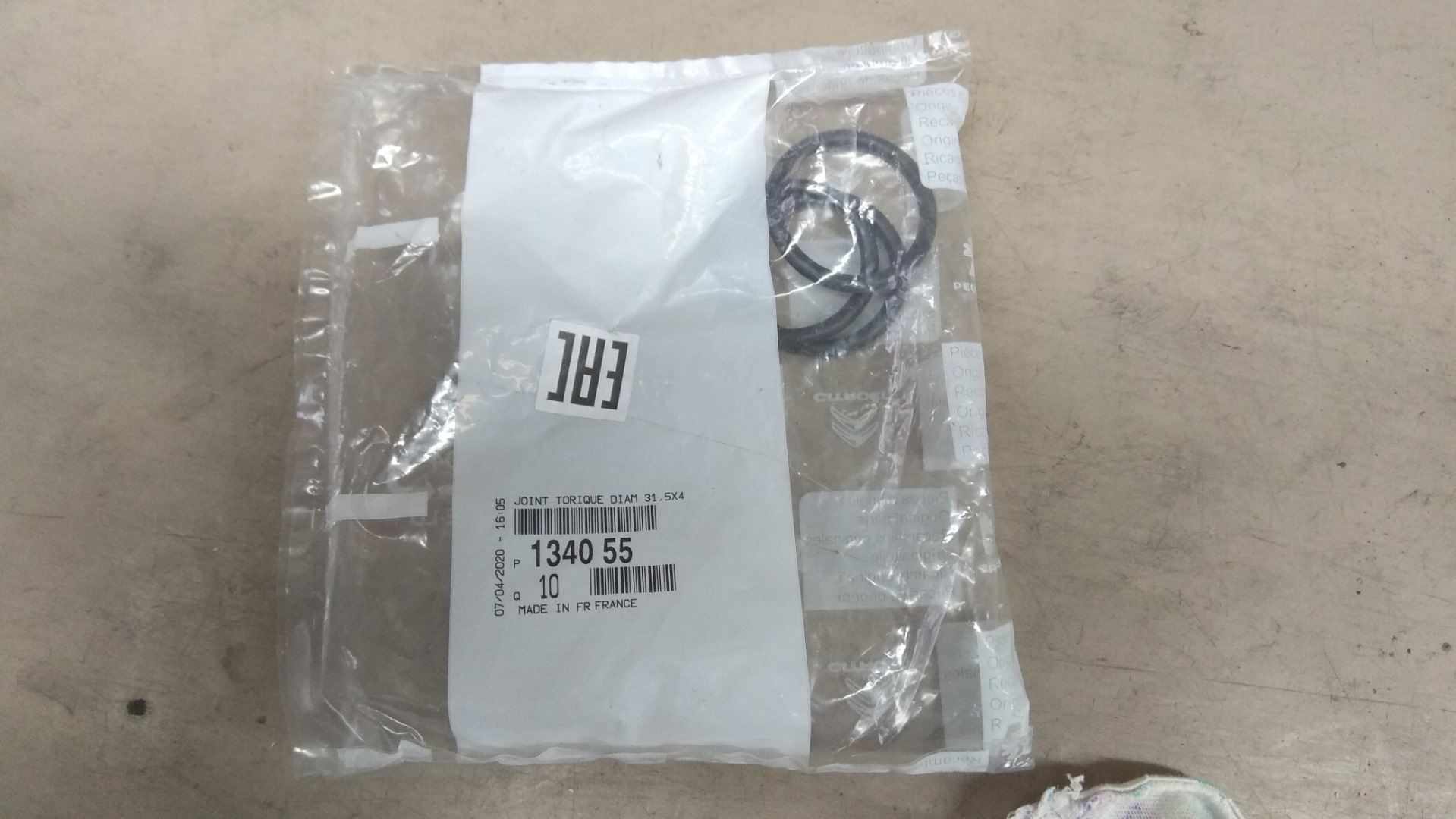 Течь антифриза из корпуса под помпу — Citroen C5 (2G), 2 л, 2008 года ...