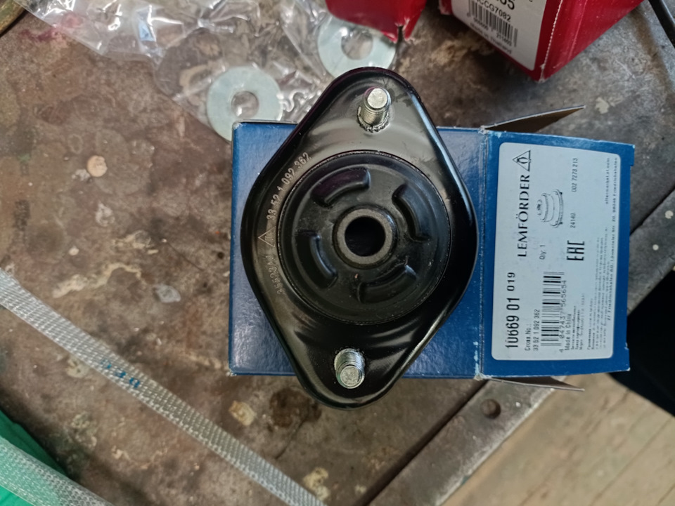 Замена задних амортизаторов — BMW 3 series (E46), 2 л, 2000 года ...