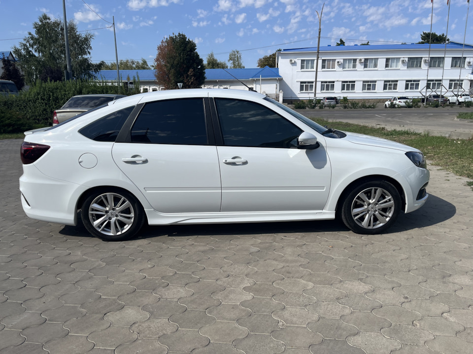 Пороги xmug Гранта — Lada Гранта Лифтбек (2G), 1,6 л, 2023 года | тюнинг | DRIVE2