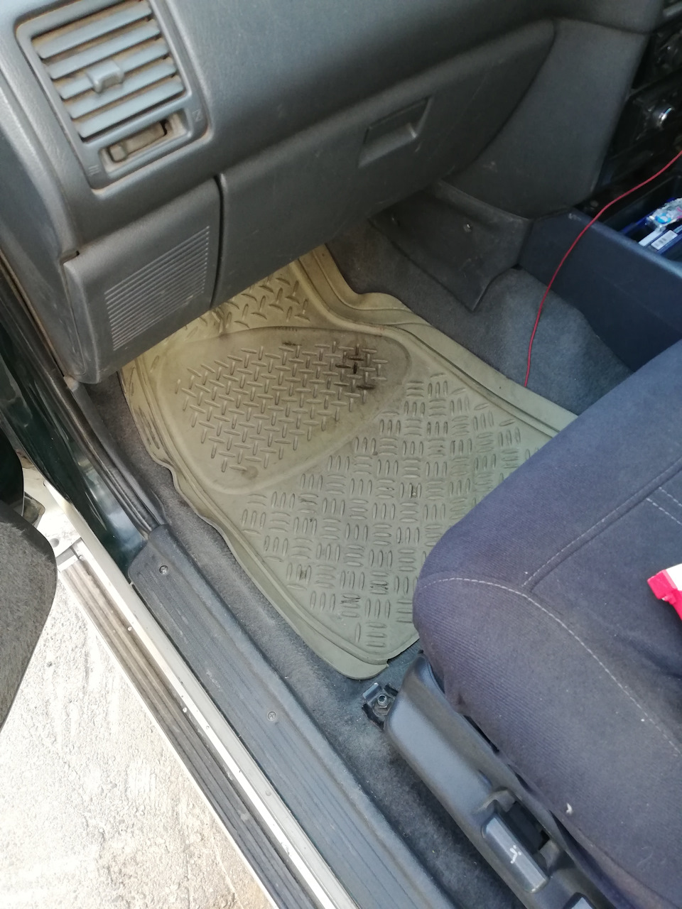 EVA-коврики — Mitsubishi RVR (1G), 2 л, 1994 года | аксессуары | DRIVE2