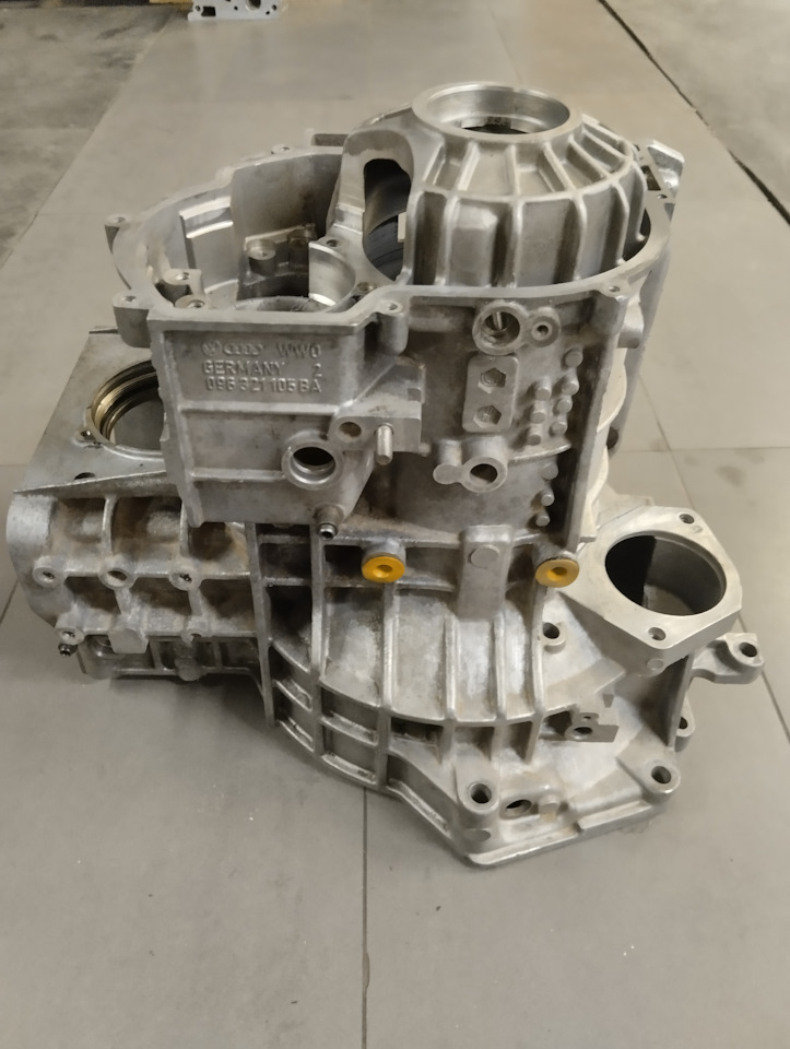 Корпус коробки 096 CFF c моторов 2.8, 2.9 VR6 на Volkswagen Golf Mk3 ...