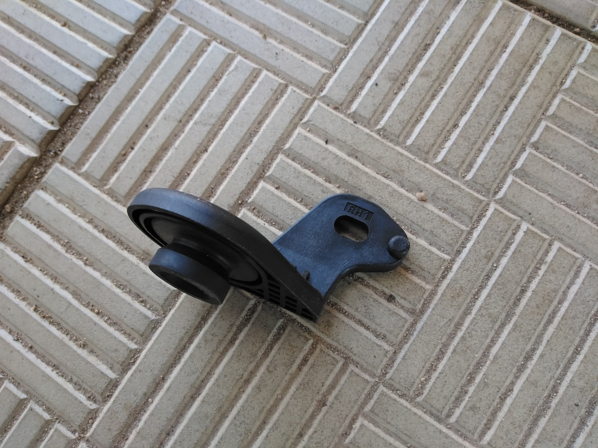 Козырьки на зеркала, кронштейн радиатора верхний — Chevrolet Aveo Sedan ...