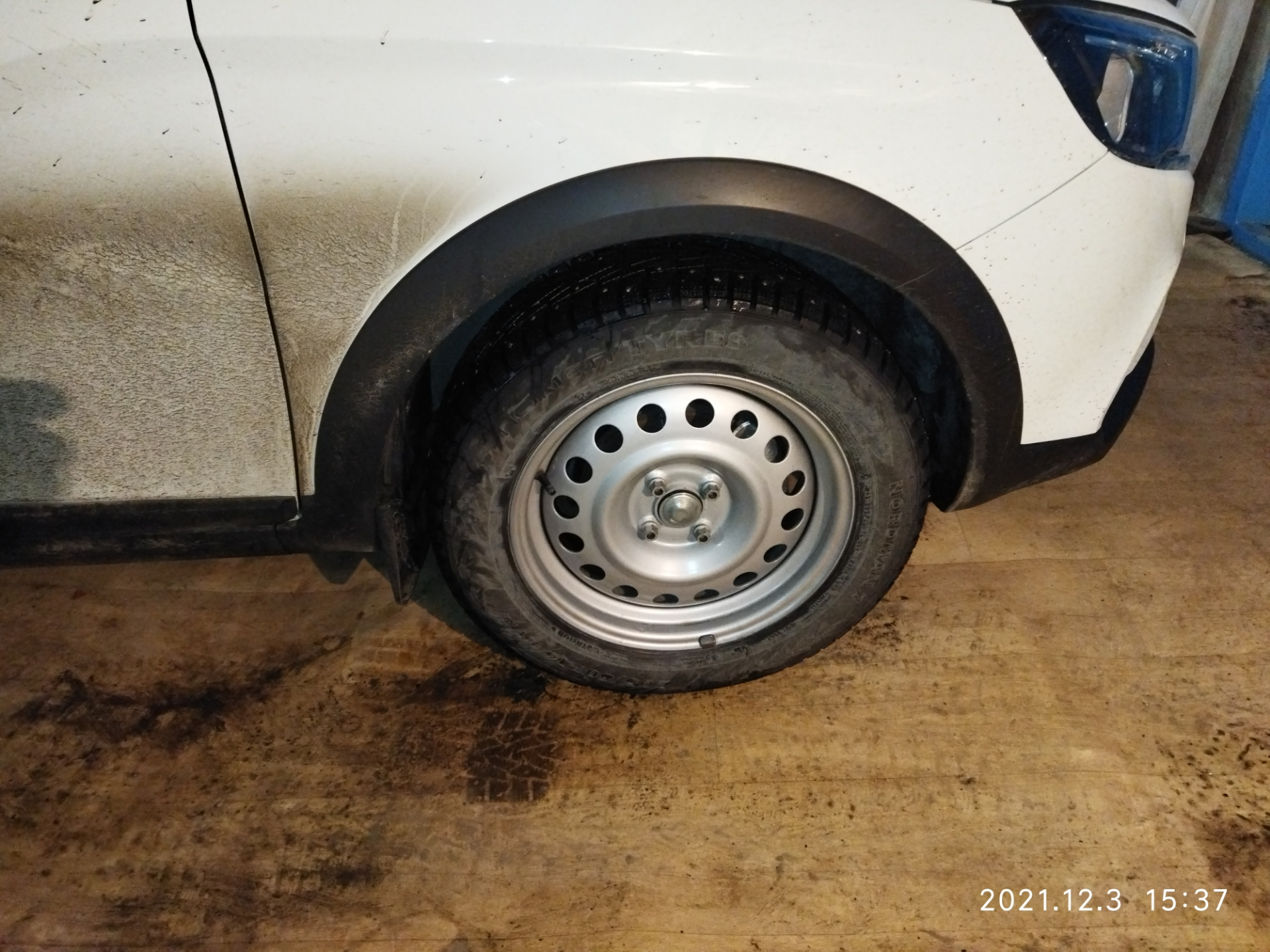 Мини колпаки колёс — Lada Vesta Cross (1G), 1,6 л, 2019 года ...