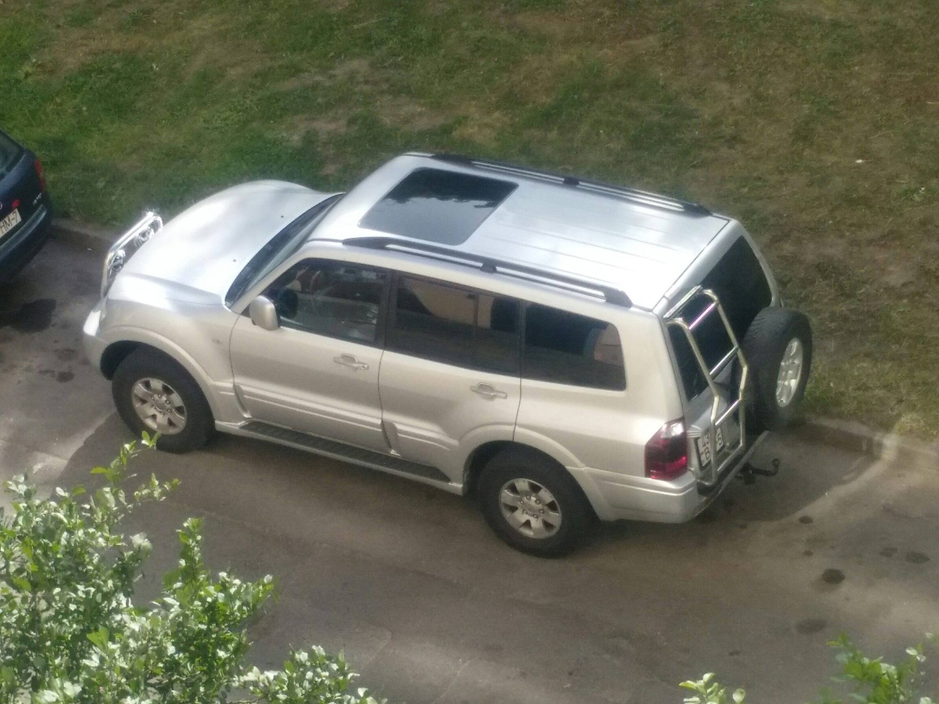 Лестница на заднюю дверь паджеро 3 — Mitsubishi Pajero (3G), 3,5 л ...