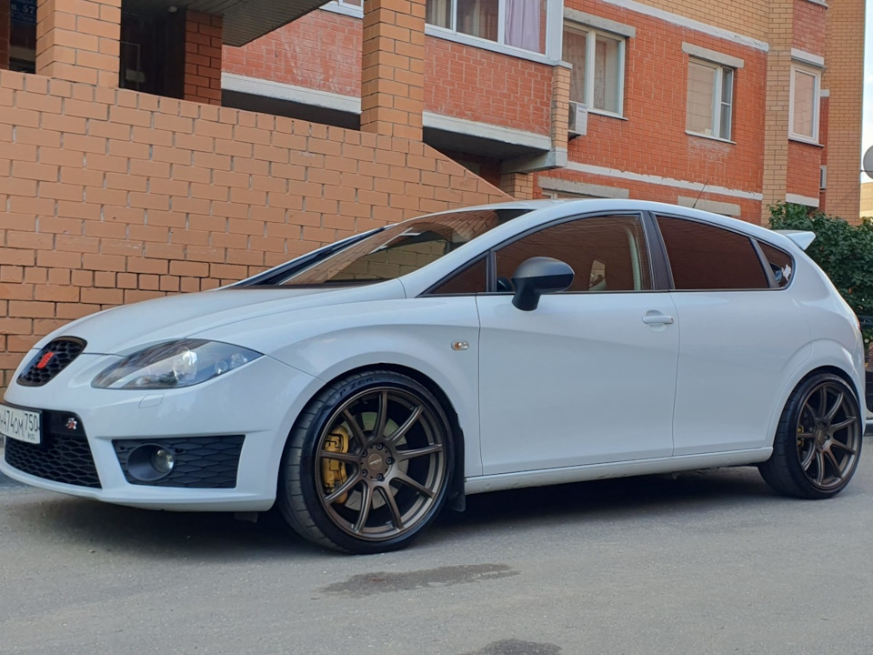 Тапки Topwheels 007 r19 — SEAT Leon FR (Mk2), 2 л, 2012 года ...