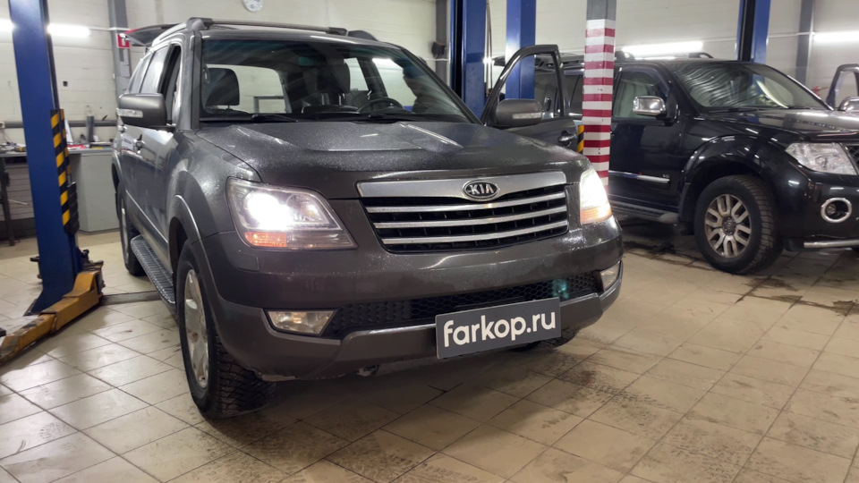 Установка фаркопа на Kia Mohave HM под американский квадрат с системой ...