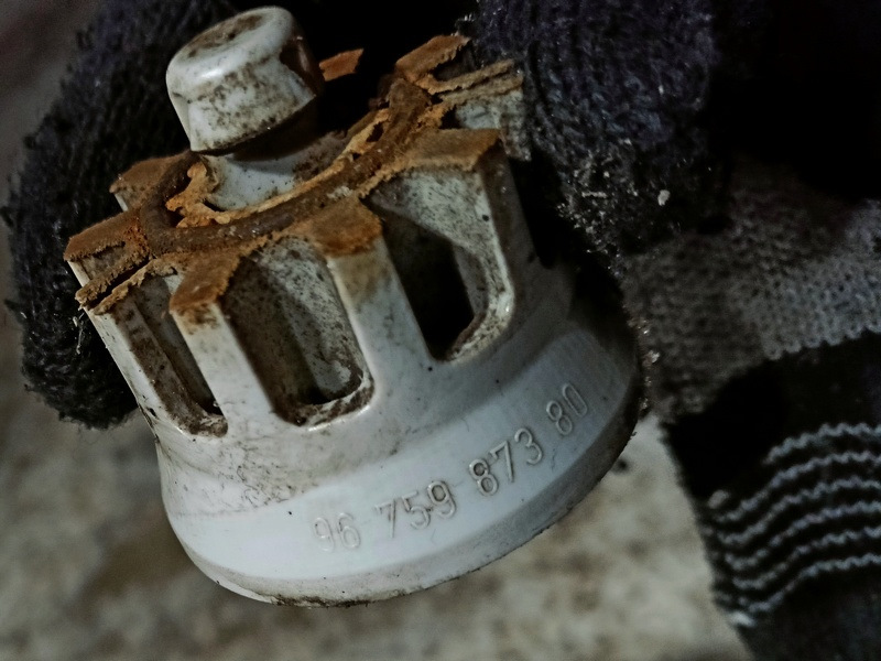 ⚒Замена отбойника задней балки (развалился) — Peugeot 2008 (1G), 1,6 л ...