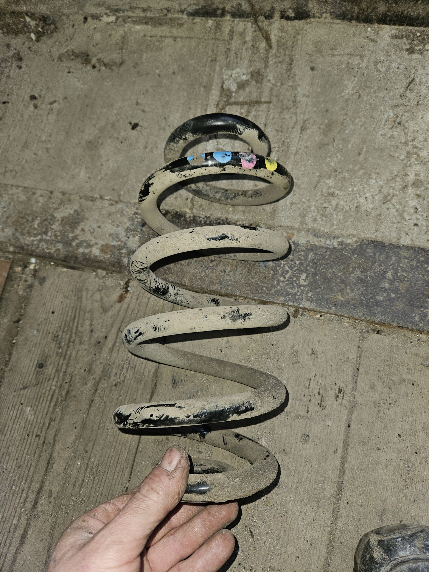 Замена задних пружин — Audi A6 (C6), 2,8 л, 2007 года | своими руками ...