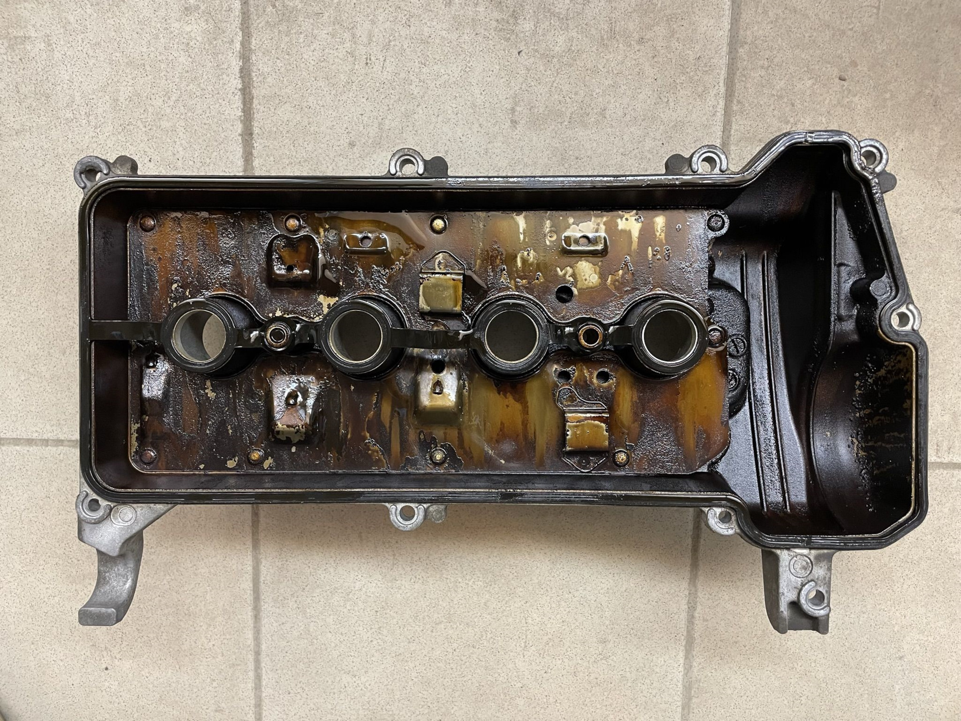 Прокладка клапанной крышки, Свечи, Наконечники катушек — Toyota Prius ...