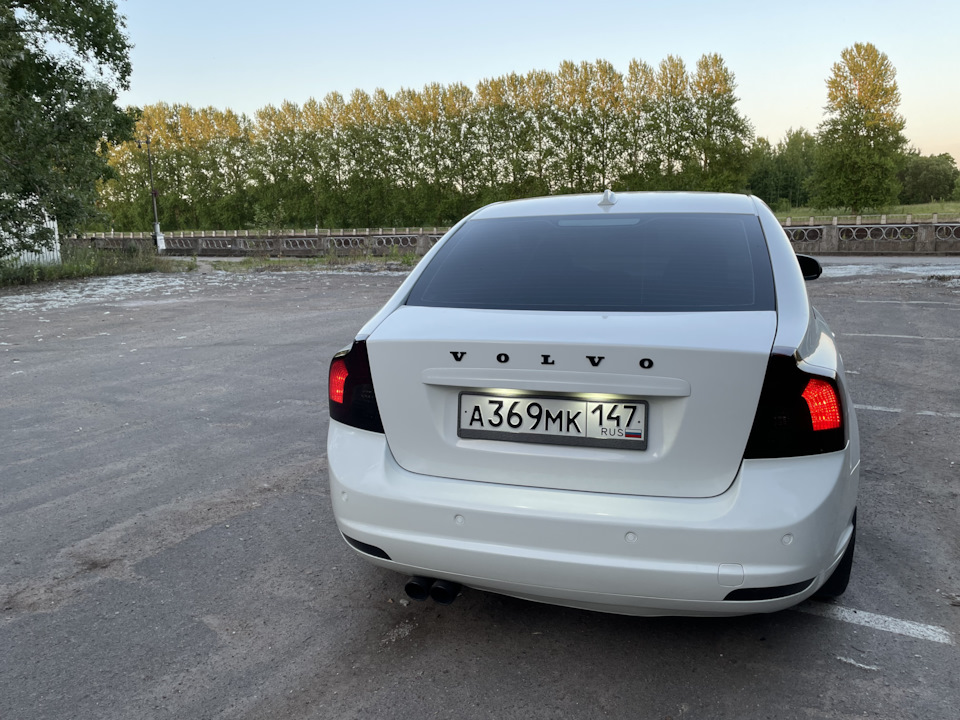 Фонари — Volvo S40 (2G), 2 л, 2010 года | стайлинг | DRIVE2
