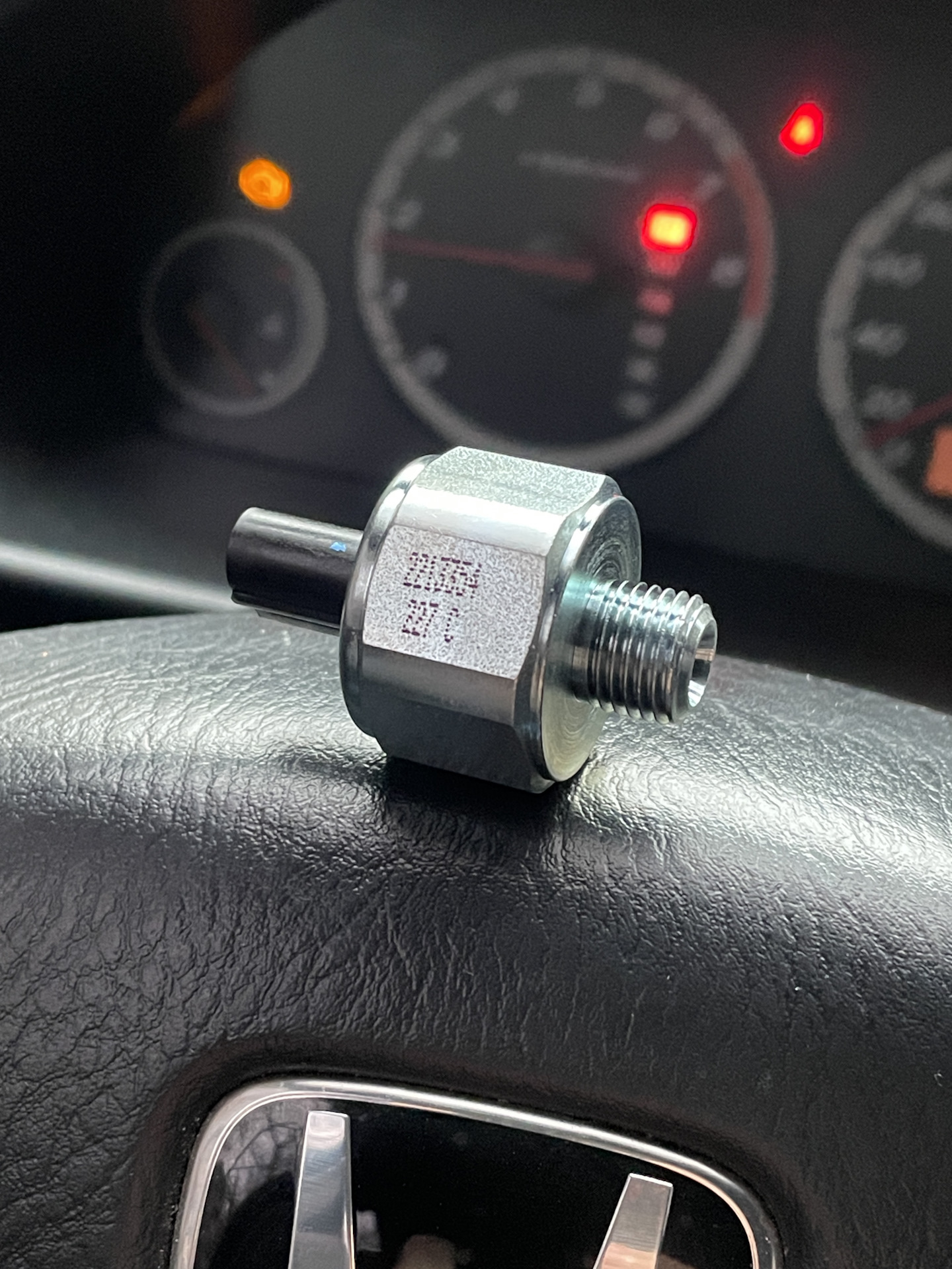Замена датчика детонации Honda CR-V 2 rd8 — Honda CR-V (RD4/RD5/RD6/RD7 ...