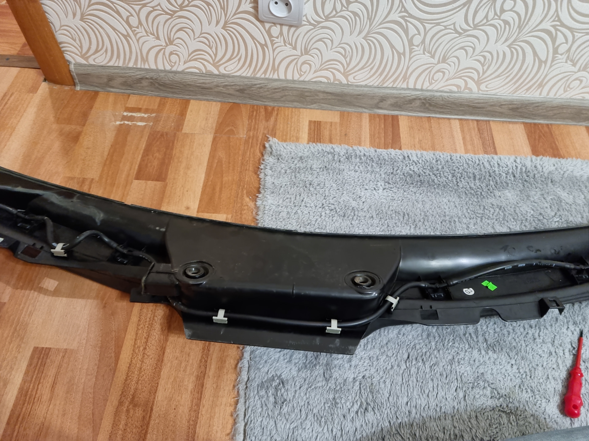 Замена шланга омывателя — Mercedes-Benz M-Class (W166), 3 л, 2014 года ...