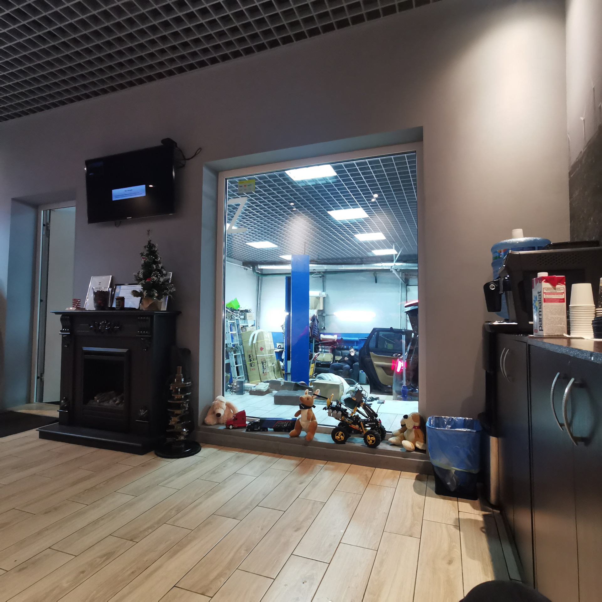 Замена приводных ремней и обгонной муфты генератора — Volvo S80 (2G), 2 ...