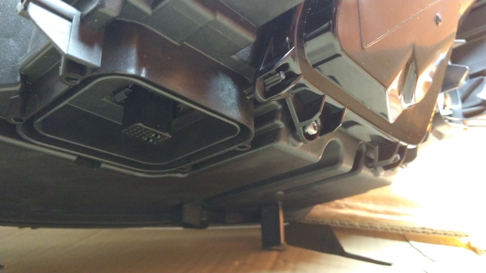 Фара правая AHL LCI e90 на BMW 3 series (E90), BMW 3 series Touring ...