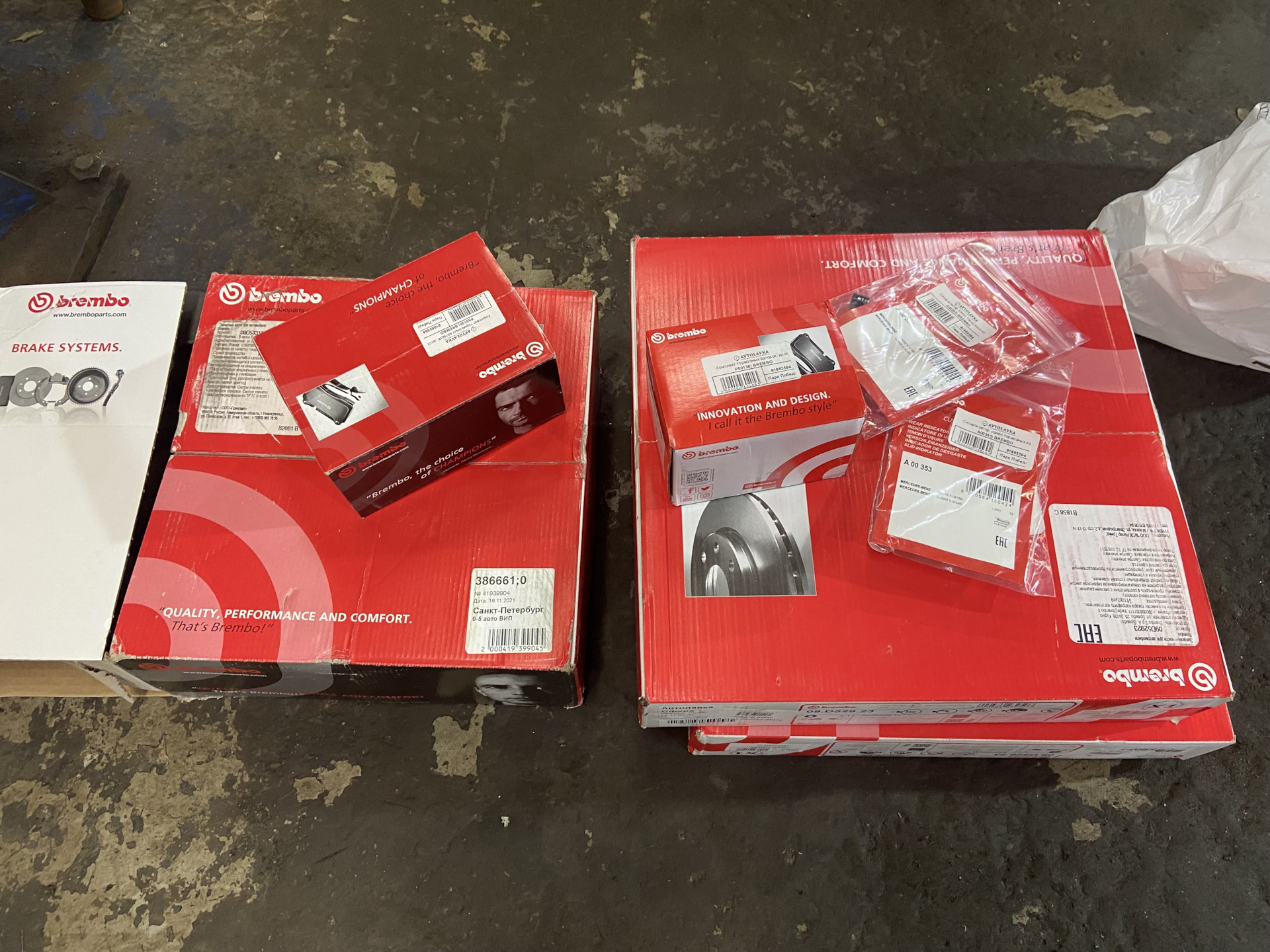 Замена тормозных дисков и колодок — Mercedes-Benz E-Class (W213), 2 л ...