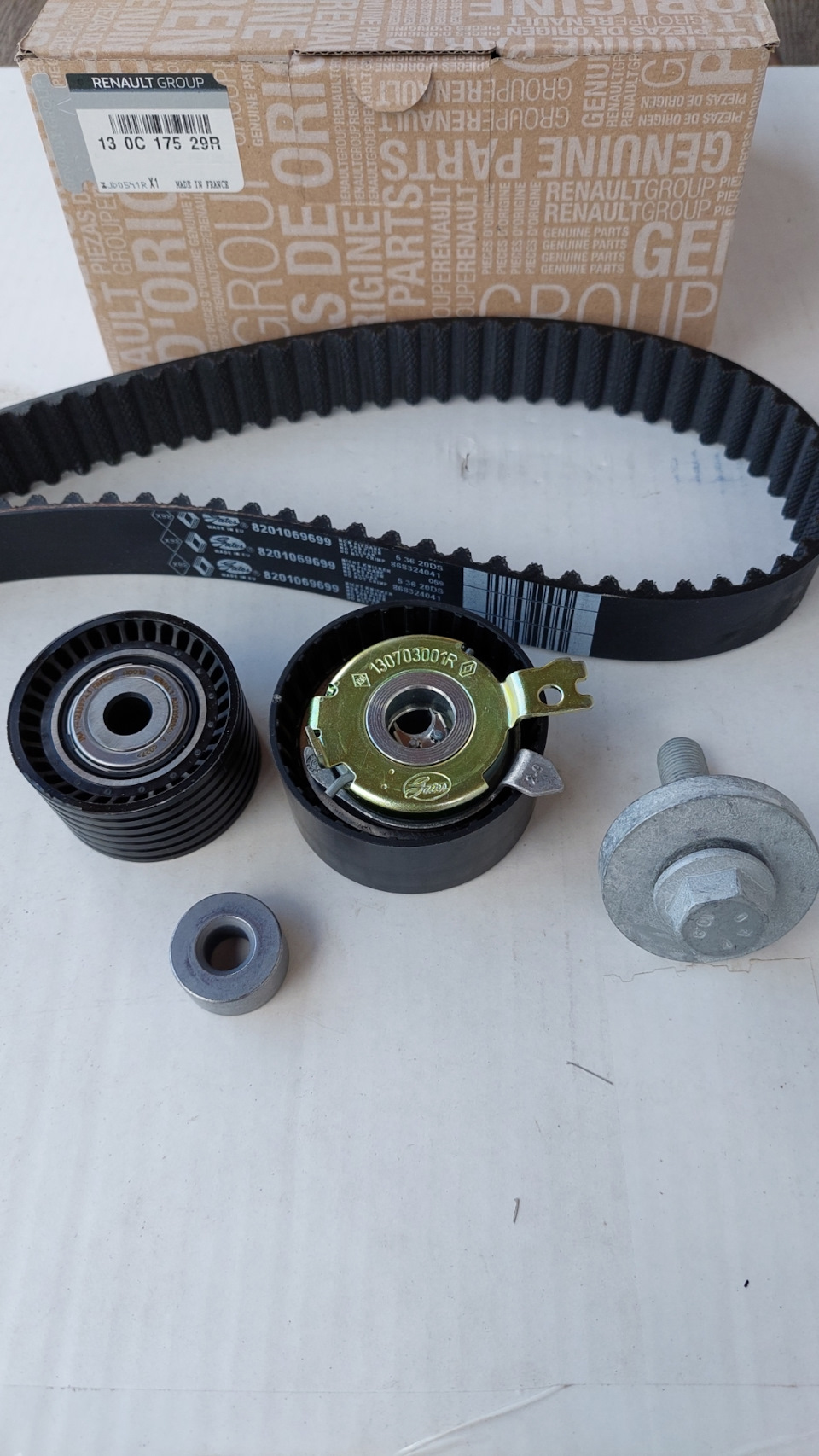 Замена грм, герметизация клапанной крышки — Renault Fluence, 1,6 л ...