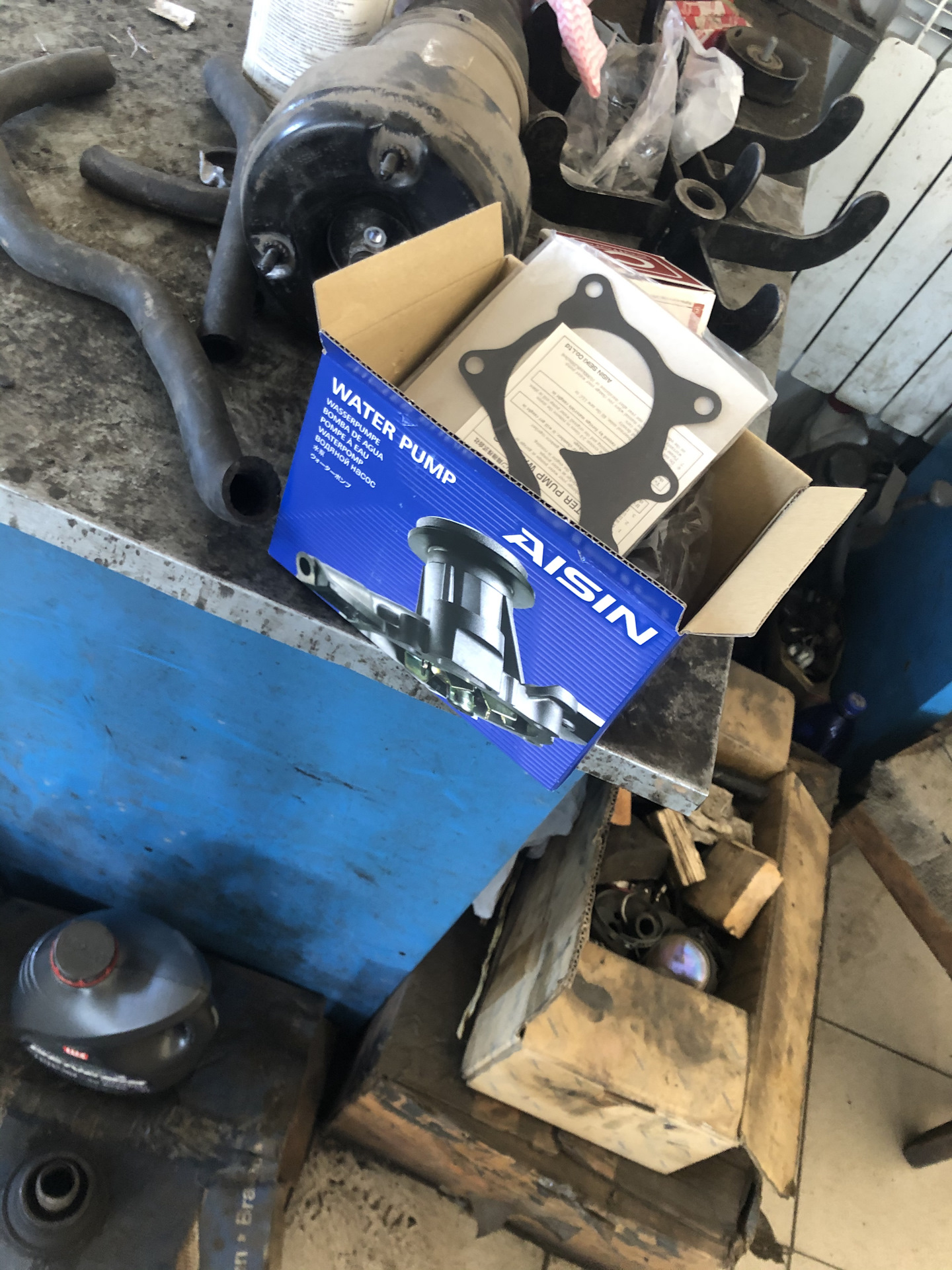 Замена помпы и ролика натяжителя — Toyota Camry (XV50), 2,5 л, 2015 ...