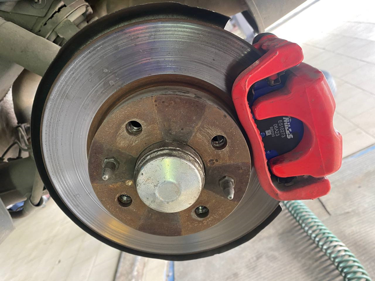 81.Замена задних Тормозных колодок Miles Pro Ceramic Formula E5 series ...